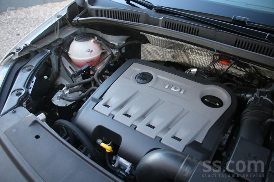 Pelēks SEAT Alhambra 2013 Tukums, ar dzinēja tilpumu 2.00 L un nobraukumu 249 tūkst. km par 8338 €, foto 26 vietnē AUTOMOTO.COM.LV