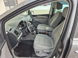 Grey SEAT Alhambra 2014 in Marijampole, with an engine capacity of 1.97 L and mileage of 230 thousand km for 8000 €, photo 17 on AUTOMOTO.COM.LV
