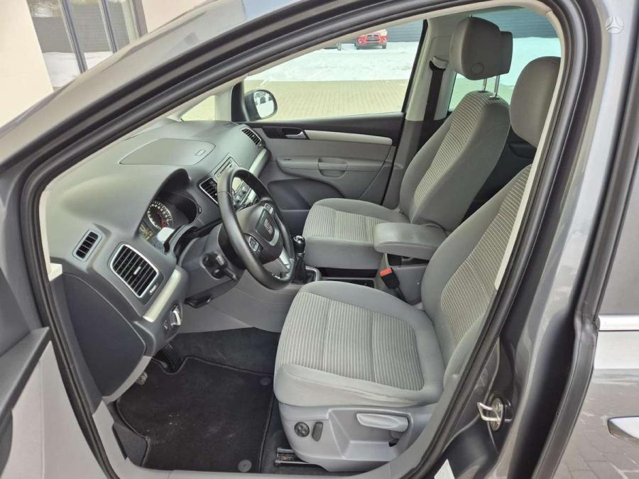 Grey SEAT Alhambra 2014 in Marijampole, with an engine capacity of 1.97 L and mileage of 230 thousand km for 8000 €, photo 17 on AUTOMOTO.COM.LV