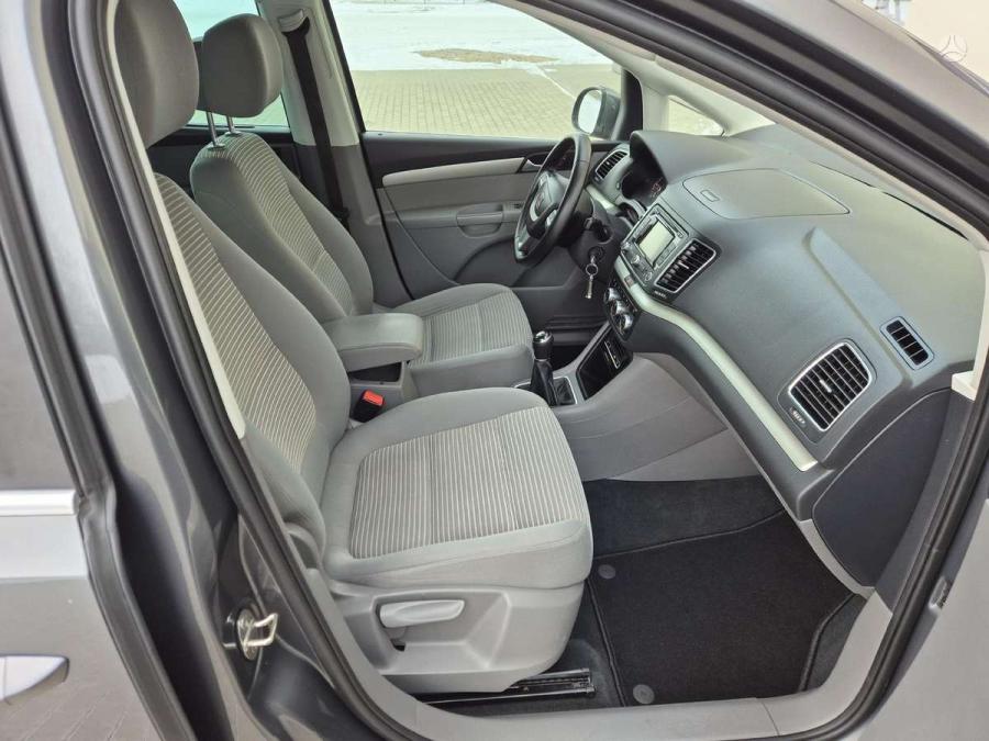 Grey SEAT Alhambra 2014 in Marijampole, with an engine capacity of 1.97 L and mileage of 230 thousand km for 8000 €, photo 22 on AUTOMOTO.COM.LV