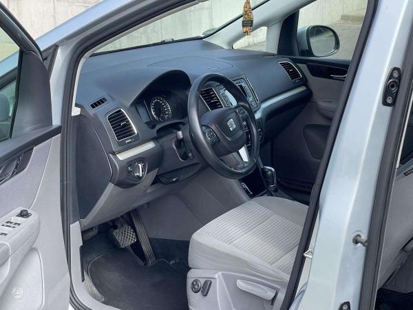 Pelēks SEAT Alhambra 2014 Viļņa, ar dzinēja tilpumu 1.97 L un nobraukumu 281 tūkst. km par 6400 €, foto 6 vietnē AUTOMOTO.COM.LV