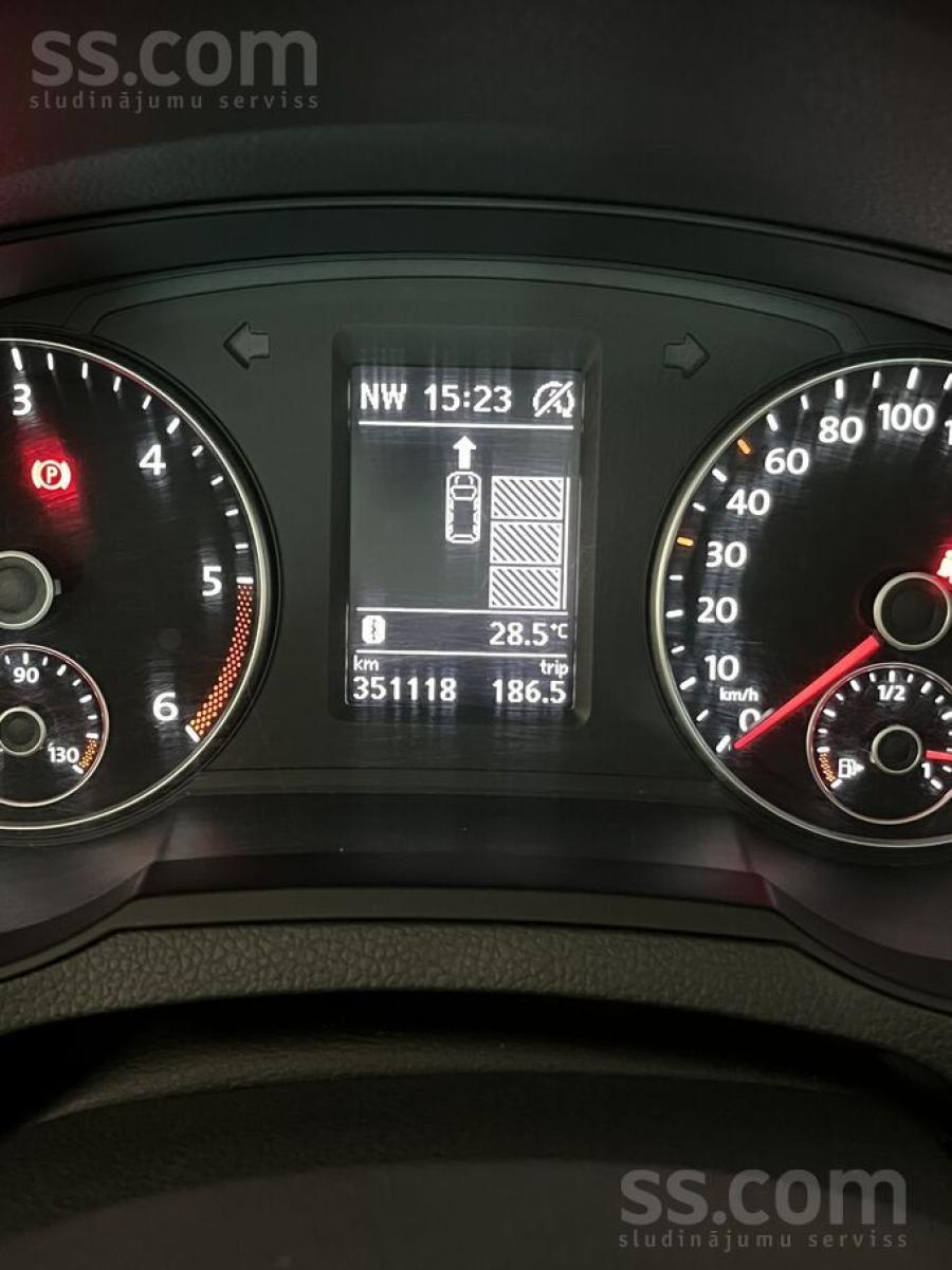 Pelēks SEAT Alhambra 2015 Rīga, ar dzinēja tilpumu 2.00 L un nobraukumu 367 tūkst. km par 9800 €, foto 18 vietnē AUTOMOTO.COM.LV
