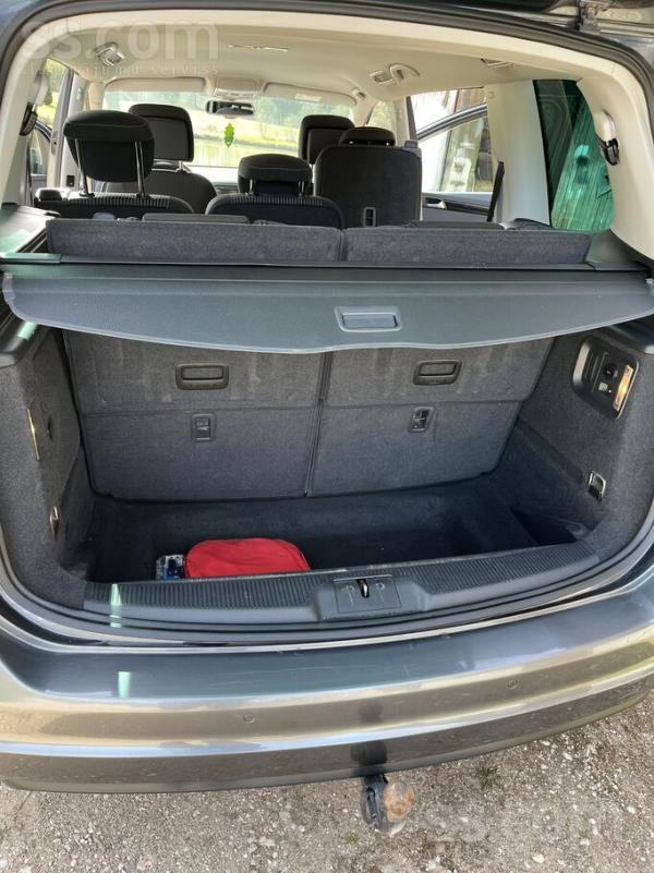 Grey SEAT Alhambra 2015 in Riga, with an engine capacity of 2.00 L and mileage of 367 thousand km for 9800 €, photo 7 on AUTOMOTO.COM.LV