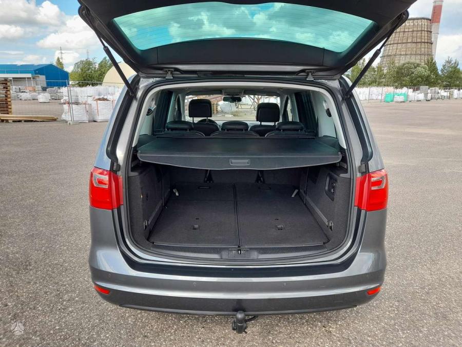 Grey SEAT Alhambra 2015 in Kaunas, with an engine capacity of 2.00 L and mileage of 228 thousand km for 9800 €, photo 7 on AUTOMOTO.COM.LV