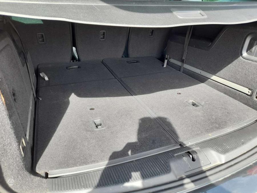Grey SEAT Alhambra 2015 in Kaunas, with an engine capacity of 2.00 L and mileage of 228 thousand km for 9800 €, photo 10 on AUTOMOTO.COM.LV