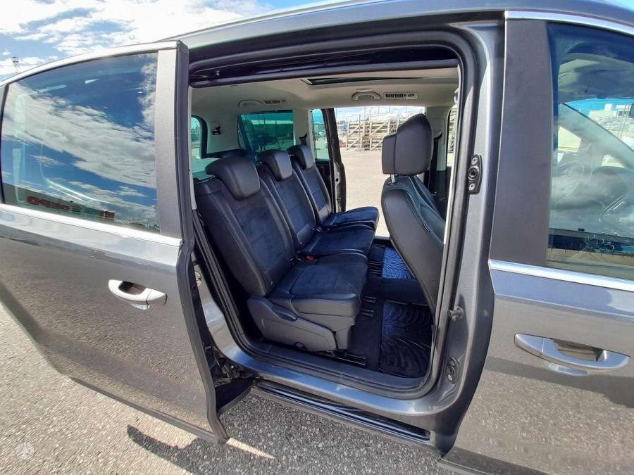 Grey SEAT Alhambra 2015 in Kaunas, with an engine capacity of 2.00 L and mileage of 228 thousand km for 9800 €, photo 23 on AUTOMOTO.COM.LV