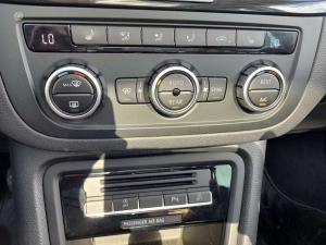Grey SEAT Alhambra 2015 in Kaunas, with an engine capacity of 2.00 L and mileage of 228 thousand km for 9800 €, photo 29 on AUTOMOTO.COM.LV