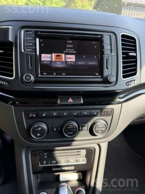 Grey SEAT Alhambra 2016 in Riga, with an engine capacity of 2.00 L and mileage of 250 thousand km for 18000 €, photo 7 on AUTOMOTO.COM.LV