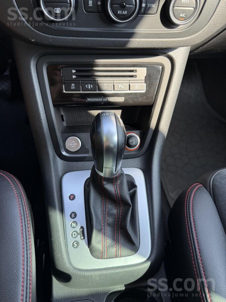 Grey SEAT Alhambra 2016 in Riga, with an engine capacity of 2.00 L and mileage of 250 thousand km for 18000 €, photo 10 on AUTOMOTO.COM.LV
