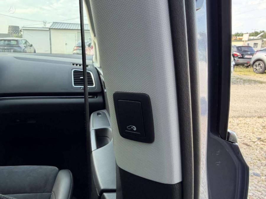 Grey SEAT Alhambra 2019 in Vilnius, with an engine capacity of 1.40 L and mileage of 206 thousand km for 17500 €, photo 20 on AUTOMOTO.COM.LV