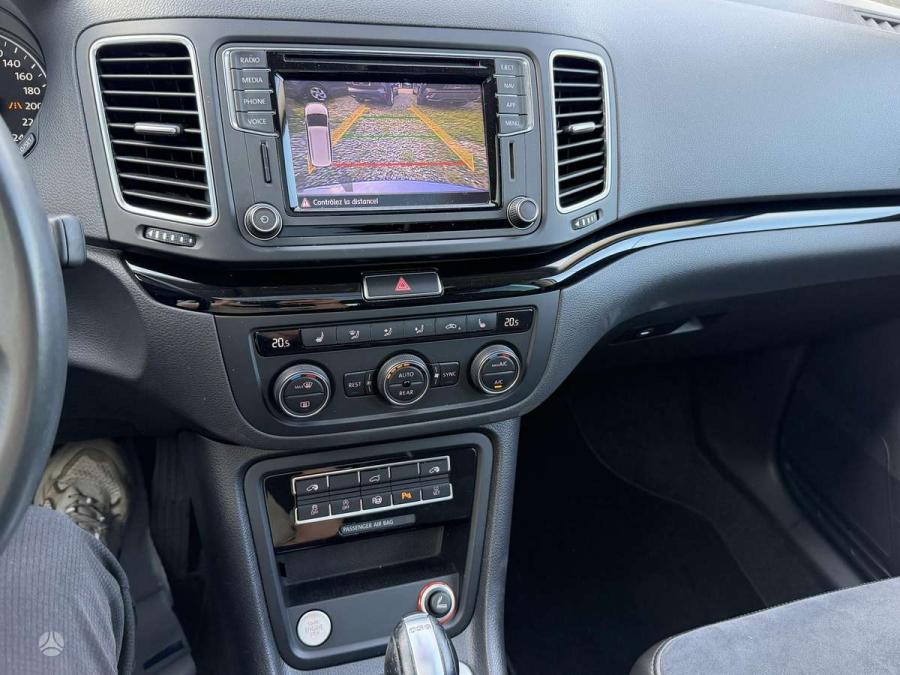 Grey SEAT Alhambra 2019 in Vilnius, with an engine capacity of 1.40 L and mileage of 206 thousand km for 17500 €, photo 26 on AUTOMOTO.COM.LV