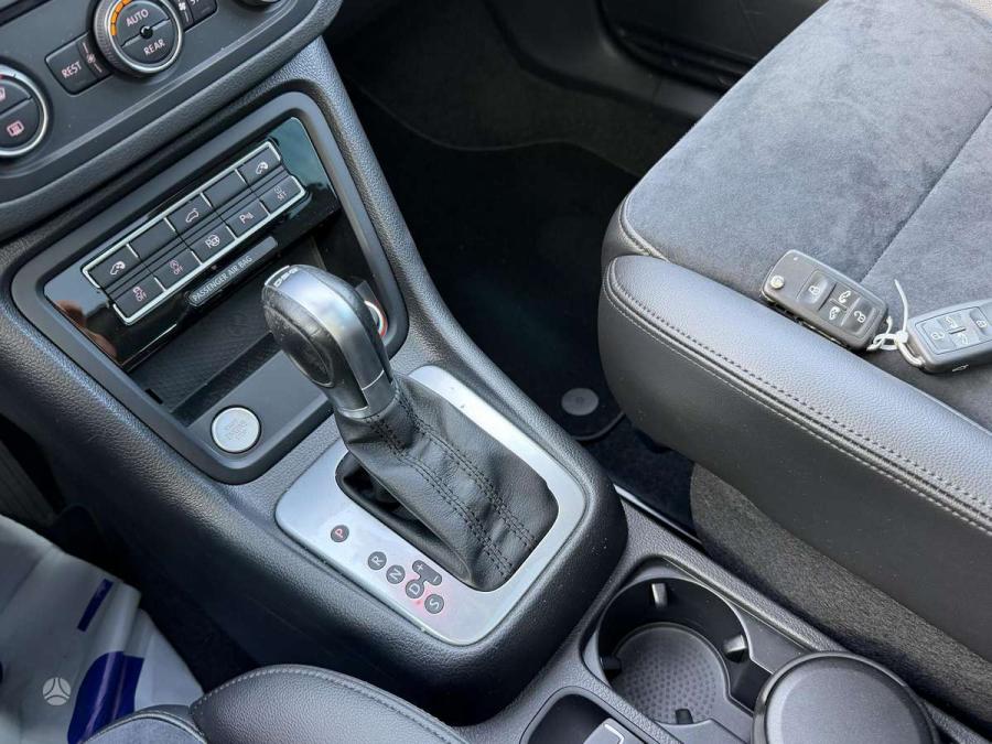 Grey SEAT Alhambra 2019 in Vilnius, with an engine capacity of 1.40 L and mileage of 206 thousand km for 17500 €, photo 30 on AUTOMOTO.COM.LV