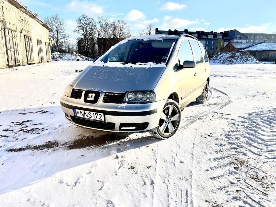 Pelēks SEAT Alhambra 2001 Vievis, ar dzinēja tilpumu 1.90 L un nobraukumu 274 tūkst. km par 1300 €, foto 1 vietnē AUTOMOTO.COM.LV