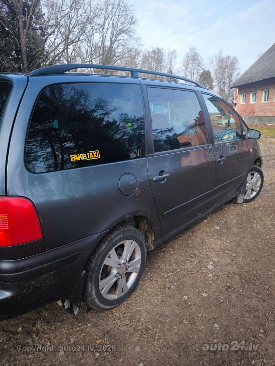 Pelēks SEAT Alhambra 2008 Tallina, ar dzinēja tilpumu 2.00 L un nobraukumu 438 tūkst. km par 1400 €, foto 3 vietnē AUTOMOTO.COM.LV