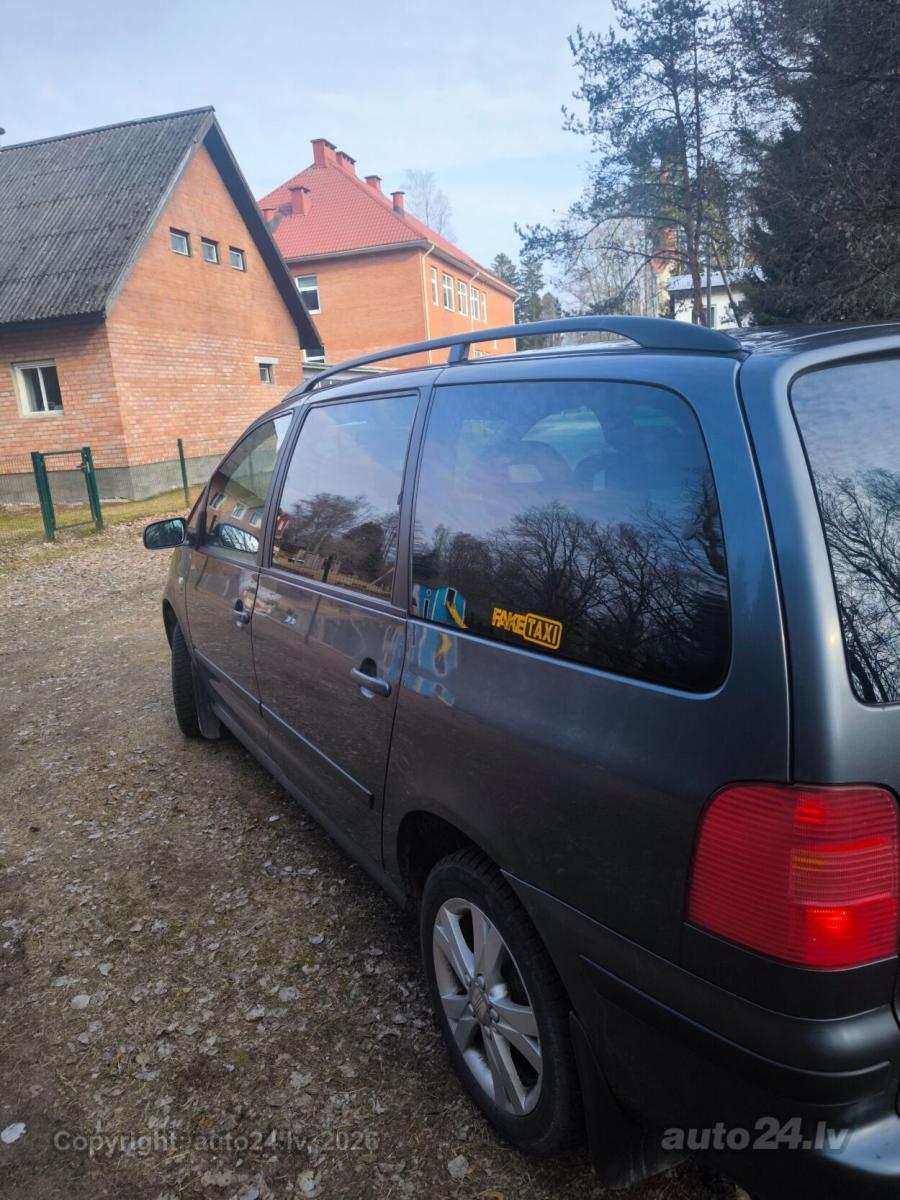 Pelēks SEAT Alhambra 2008 Tallina, ar dzinēja tilpumu 2.00 L un nobraukumu 438 tūkst. km par 1400 €, foto 5 vietnē AUTOMOTO.COM.LV