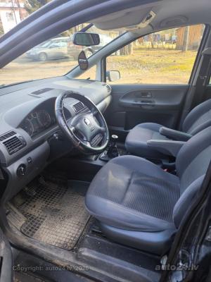Pelēks SEAT Alhambra 2008 Tallina, ar dzinēja tilpumu 2.00 L un nobraukumu 438 tūkst. km par 1400 €, foto 7 vietnē AUTOMOTO.COM.LV