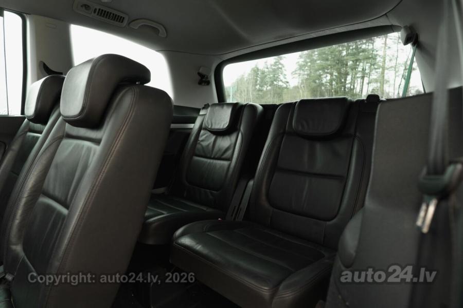 Grey SEAT Alhambra 2011 in Tartu, with an engine capacity of 2.00 L and mileage of 308 thousand km for 5999 €, photo 13 on AUTOMOTO.COM.LV