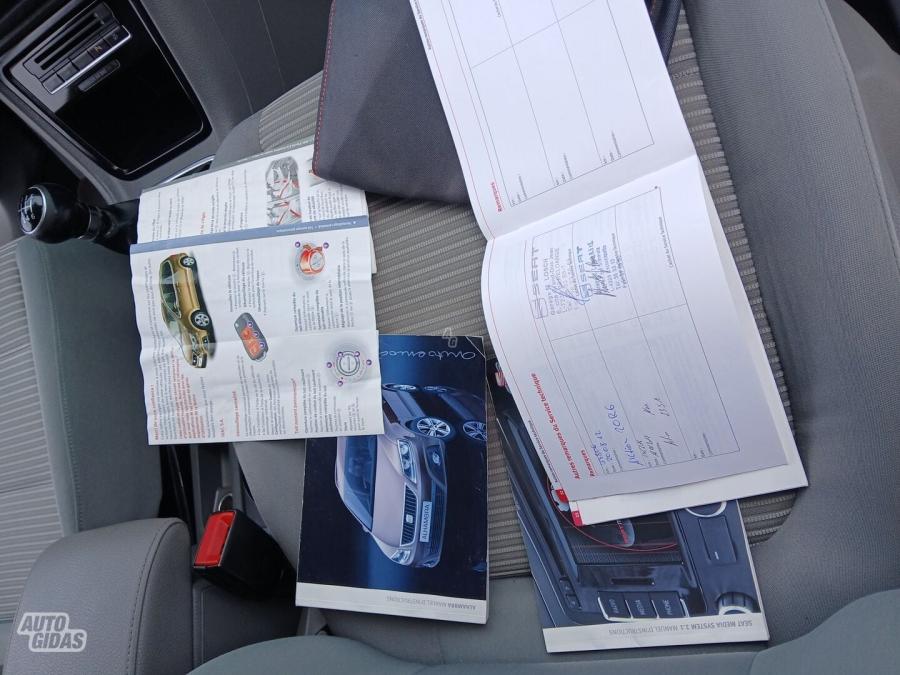 Grey SEAT Alhambra 2011 in Taurage, with an engine capacity of 2.00 L and mileage of 315 thousand km for 6500 €, photo 26 on AUTOMOTO.COM.LV