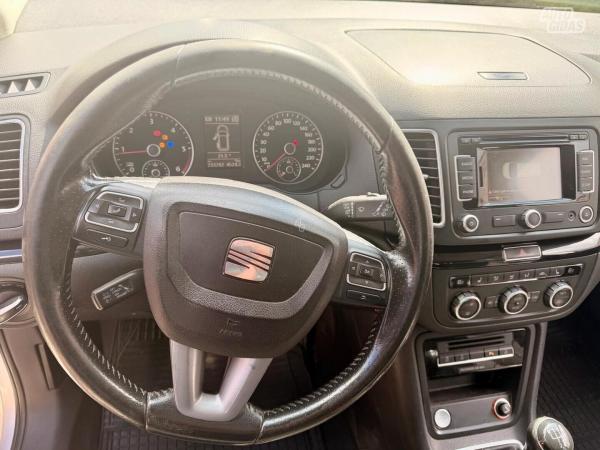 Grey SEAT Alhambra 2014 in Alytus, with an engine capacity of 2.00 L and mileage of 233 thousand km for 10500 €, photo 6 on AUTOMOTO.COM.LV
