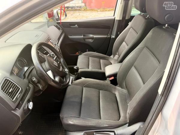 Grey SEAT Alhambra 2014 in Alytus, with an engine capacity of 2.00 L and mileage of 233 thousand km for 10500 €, photo 10 on AUTOMOTO.COM.LV