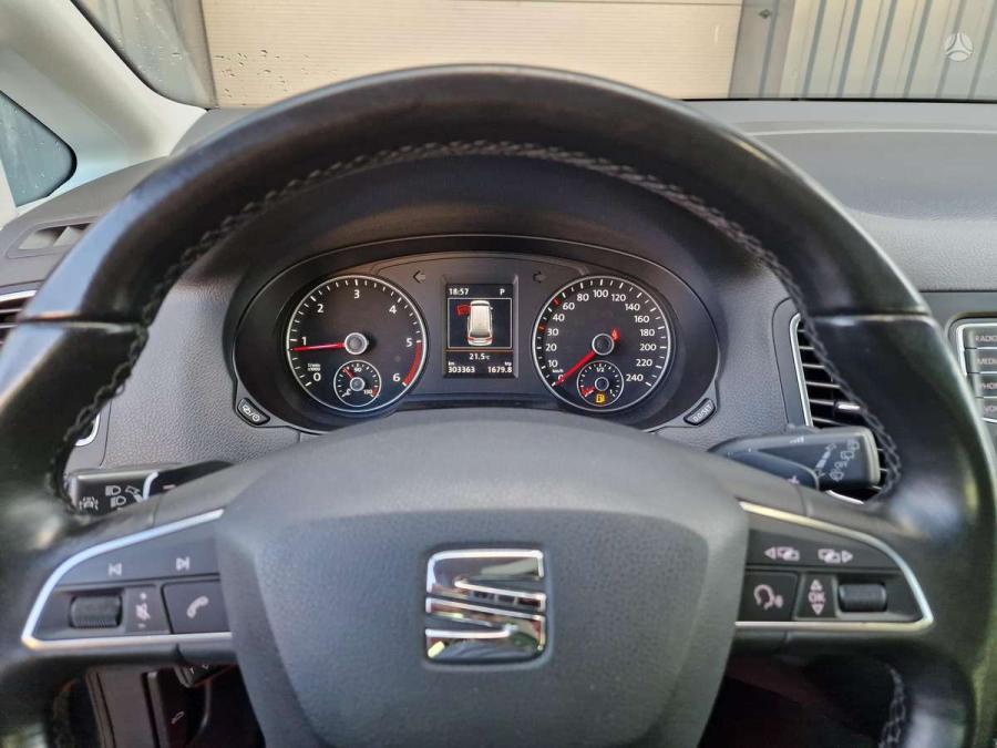 Grey SEAT Alhambra 2019 in Alytus, with an engine capacity of 2.00 L and mileage of 305 thousand km for 10400 €, photo 9 on AUTOMOTO.COM.LV