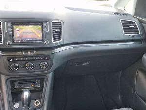 Grey SEAT Alhambra 2019 in Alytus, with an engine capacity of 2.00 L and mileage of 305 thousand km for 10400 €, photo 13 on AUTOMOTO.COM.LV