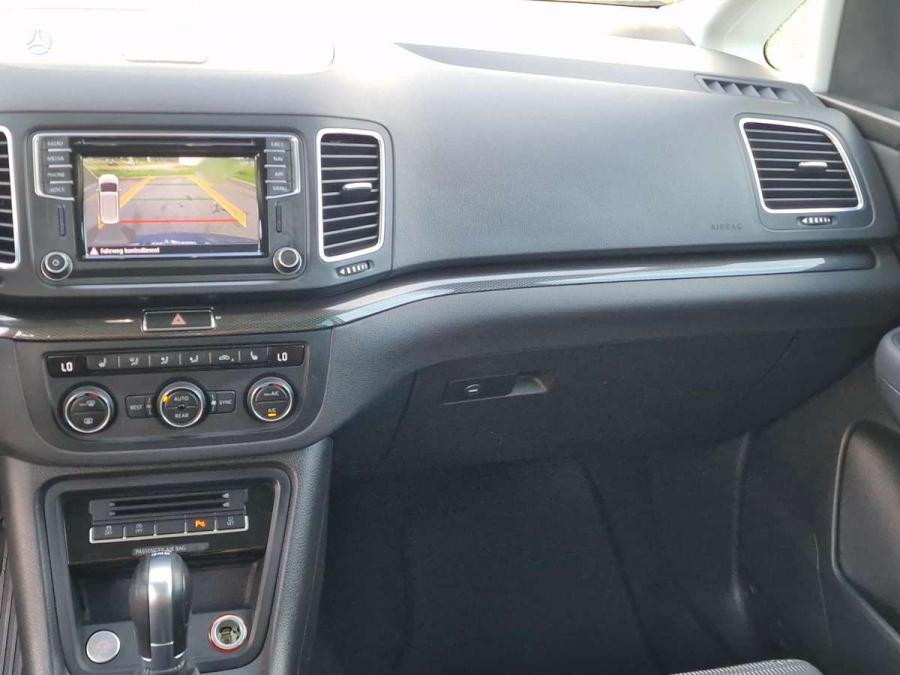 Grey SEAT Alhambra 2019 in Alytus, with an engine capacity of 2.00 L and mileage of 305 thousand km for 10400 €, photo 13 on AUTOMOTO.COM.LV