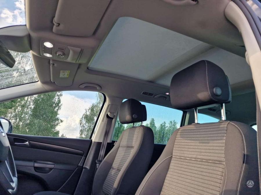 Grey SEAT Alhambra 2019 in Alytus, with an engine capacity of 2.00 L and mileage of 305 thousand km for 10400 €, photo 16 on AUTOMOTO.COM.LV