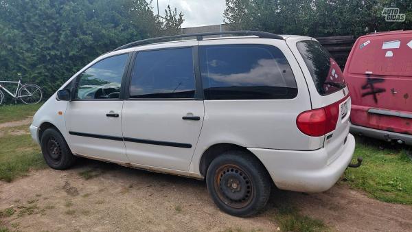 SEAT Alhambra 1998 in Mazeikiai, with an engine capacity of 1.90 L and mileage of 404 thousand km for 380 €, photo 5 on AUTOMOTO.COM.LV