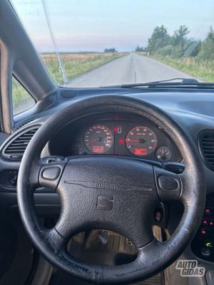 SEAT Alhambra 1999 Šauļi, ar dzinēja tilpumu 1.80 L un nobraukumu 386 tūkst. km par 900 €, foto  vietnē AUTOMOTO.COM.LV