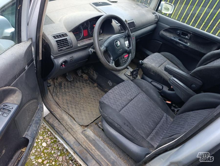 SEAT Alhambra 2002 in Marijampole, with an engine capacity of 1.90 L and mileage of 312 thousand km for 450 €, photo 7 on AUTOMOTO.COM.LV