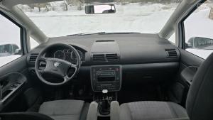 SEAT Alhambra 2004 in Jurbarkas, with an engine capacity of 1.90 L and mileage of 307 thousand km for 1550 €, photo 9 on AUTOMOTO.COM.LV