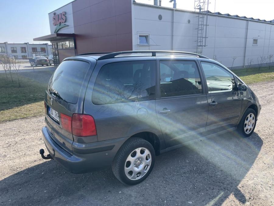 SEAT Alhambra 2006 in Vilnius, with an engine capacity of 2.00 L and mileage of 395 thousand km for 1599 €, photo 6 on AUTOMOTO.COM.LV