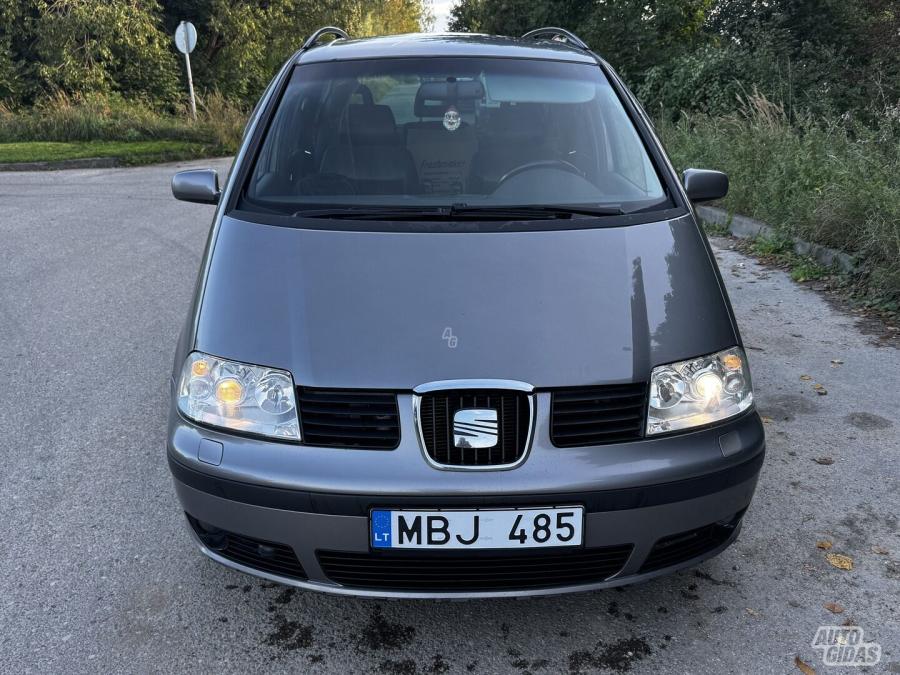 SEAT Alhambra 2006 in Siauliai, with an engine capacity of 2.00 L and mileage of 300 thousand km for 1150 €, photo 3 on AUTOMOTO.COM.LV