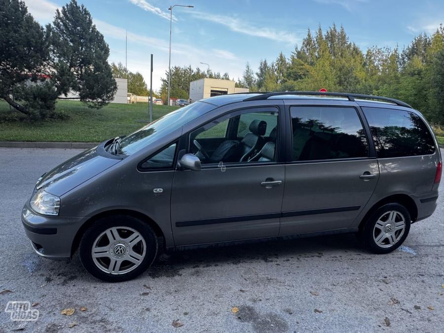 SEAT Alhambra 2006 in Siauliai, with an engine capacity of 2.00 L and mileage of 300 thousand km for 1150 €, photo 9 on AUTOMOTO.COM.LV