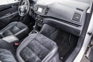 SEAT Alhambra 2014 in Kaunas, with an engine capacity of 2.00 L and mileage of 292 thousand km for 9590 €, photo 13 on AUTOMOTO.COM.LV