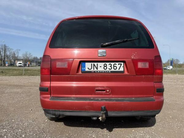 Red SEAT Alhambra 2000 in Daugavpils, with an engine capacity of 1.90 L and mileage of 343 thousand km for 1450 €, photo 4 on AUTOMOTO.COM.LV
