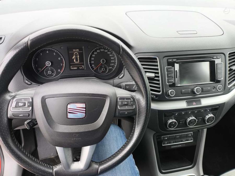 Sarkans SEAT Alhambra 2012 Viļņa, ar dzinēja tilpumu 1.39 L un nobraukumu 193 tūkst. km par 6150 €, foto 16 vietnē AUTOMOTO.COM.LV