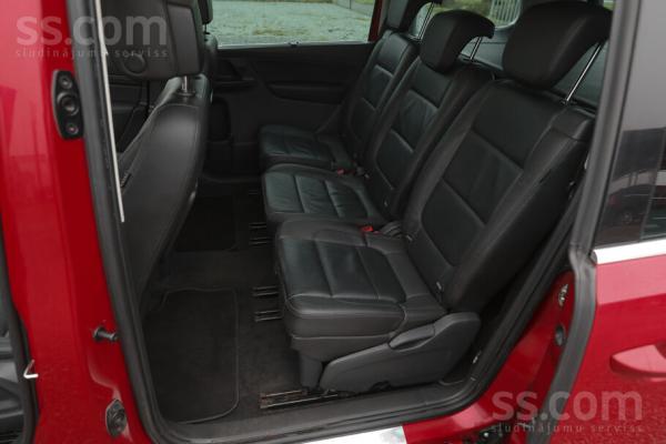 Red SEAT Alhambra 2018 in Riga, with an engine capacity of 2.00 L and mileage of 0 thousand km for 20990 €, photo 9 on AUTOMOTO.COM.LV
