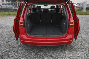 Red SEAT Alhambra 2018 in Riga, with an engine capacity of 2.00 L and mileage of 0 thousand km for 20990 €, photo 13 on AUTOMOTO.COM.LV