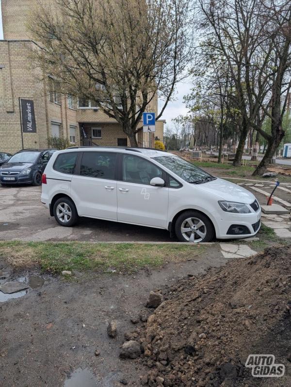 SEAT Alhambra 2012 in Kaunas, with an engine capacity of 2.10 L and mileage of 270 thousand km for 6000 €, photo 4 on AUTOMOTO.COM.LV
