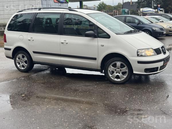White SEAT Alhambra 2009 in Riga, with an engine capacity of 2.00 L and mileage of 264 thousand km for 3850 €, photo 3 on AUTOMOTO.COM.LV