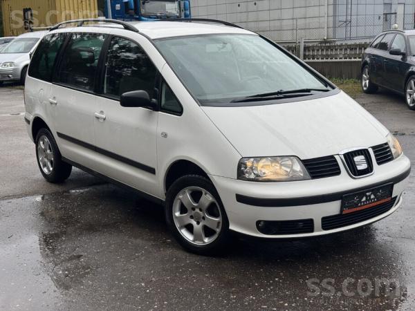 White SEAT Alhambra 2009 in Riga, with an engine capacity of 2.00 L and mileage of 264 thousand km for 3850 €, photo 4 on AUTOMOTO.COM.LV