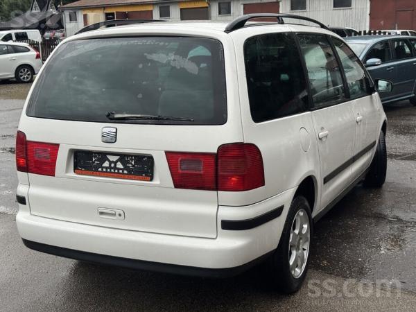 White SEAT Alhambra 2009 in Riga, with an engine capacity of 2.00 L and mileage of 264 thousand km for 3850 €, photo 6 on AUTOMOTO.COM.LV