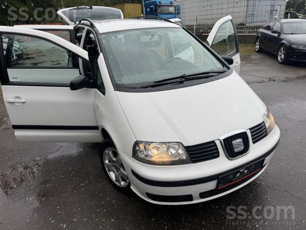 White SEAT Alhambra 2009 in Riga, with an engine capacity of 2.00 L and mileage of 264 thousand km for 3850 €, photo 10 on AUTOMOTO.COM.LV