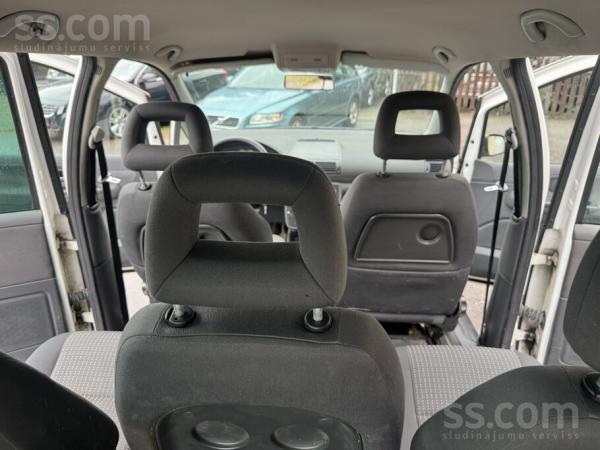 White SEAT Alhambra 2009 in Riga, with an engine capacity of 2.00 L and mileage of 264 thousand km for 3850 €, photo 11 on AUTOMOTO.COM.LV
