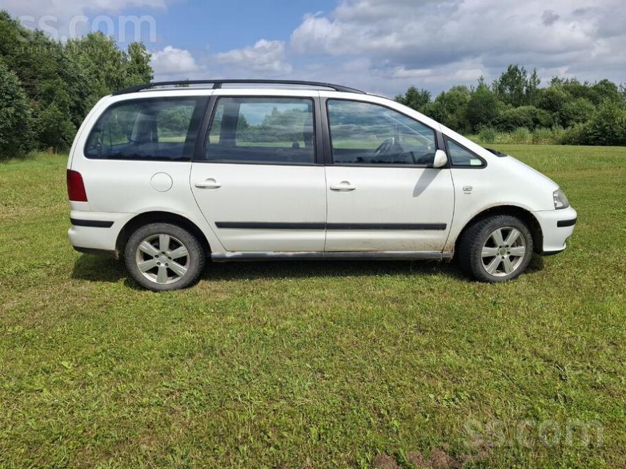 White SEAT Alhambra 2006 in Daugavpils, with an engine capacity of 1.90 L and mileage of 447 thousand km for 1200 €, photo 4 on AUTOMOTO.COM.LV