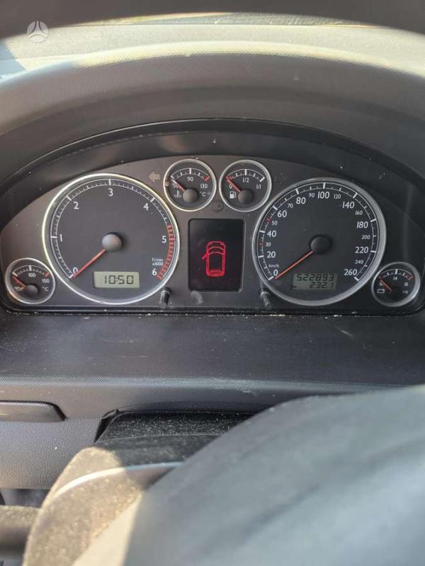 White SEAT Alhambra 2010 in Panevezys, with an engine capacity of 1.97 L and mileage of 523 thousand km for 1800 €, photo 7 on AUTOMOTO.COM.LV