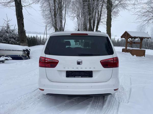 White SEAT Alhambra 2011 in Kursenai, with an engine capacity of 1.97 L and mileage of 262 thousand km for 8100 €, photo 6 on AUTOMOTO.COM.LV