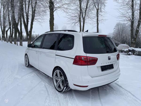 White SEAT Alhambra 2011 in Kursenai, with an engine capacity of 1.97 L and mileage of 262 thousand km for 8100 €, photo 7 on AUTOMOTO.COM.LV